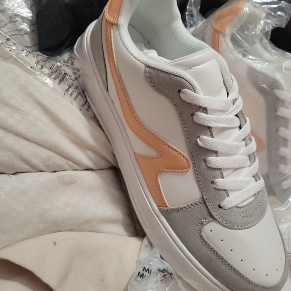 JustFab | Shoes | Sneakers | Poshmark